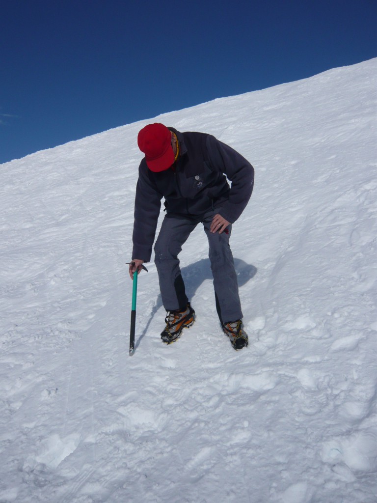 Utilisation du piolet / Using the ice axe | Objectif Montagne