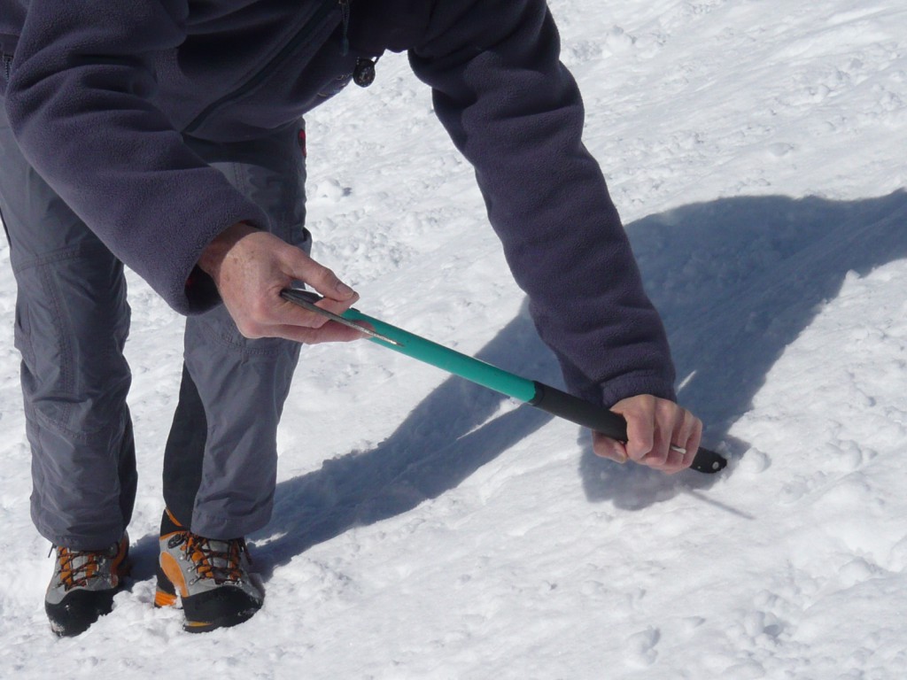 Utilisation du piolet / Using the ice axe | Objectif Montagne